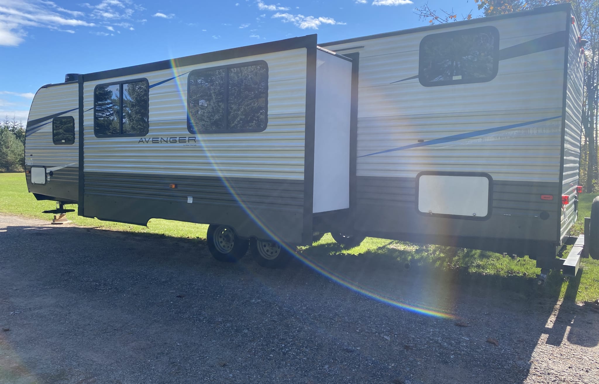 Hoosier RVThe Adventure in GlampingExterior Slide Side